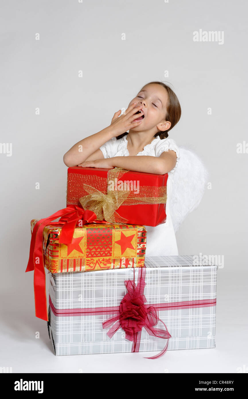 Als engel verkleidet -Fotos und -Bildmaterial in hoher Auflösung – Alamy