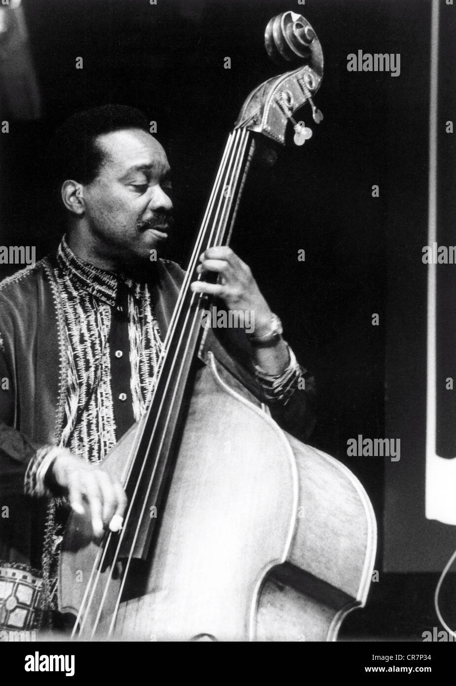 Kontrabassist bassist jazz -Fotos und -Bildmaterial in hoher Auflösung ...