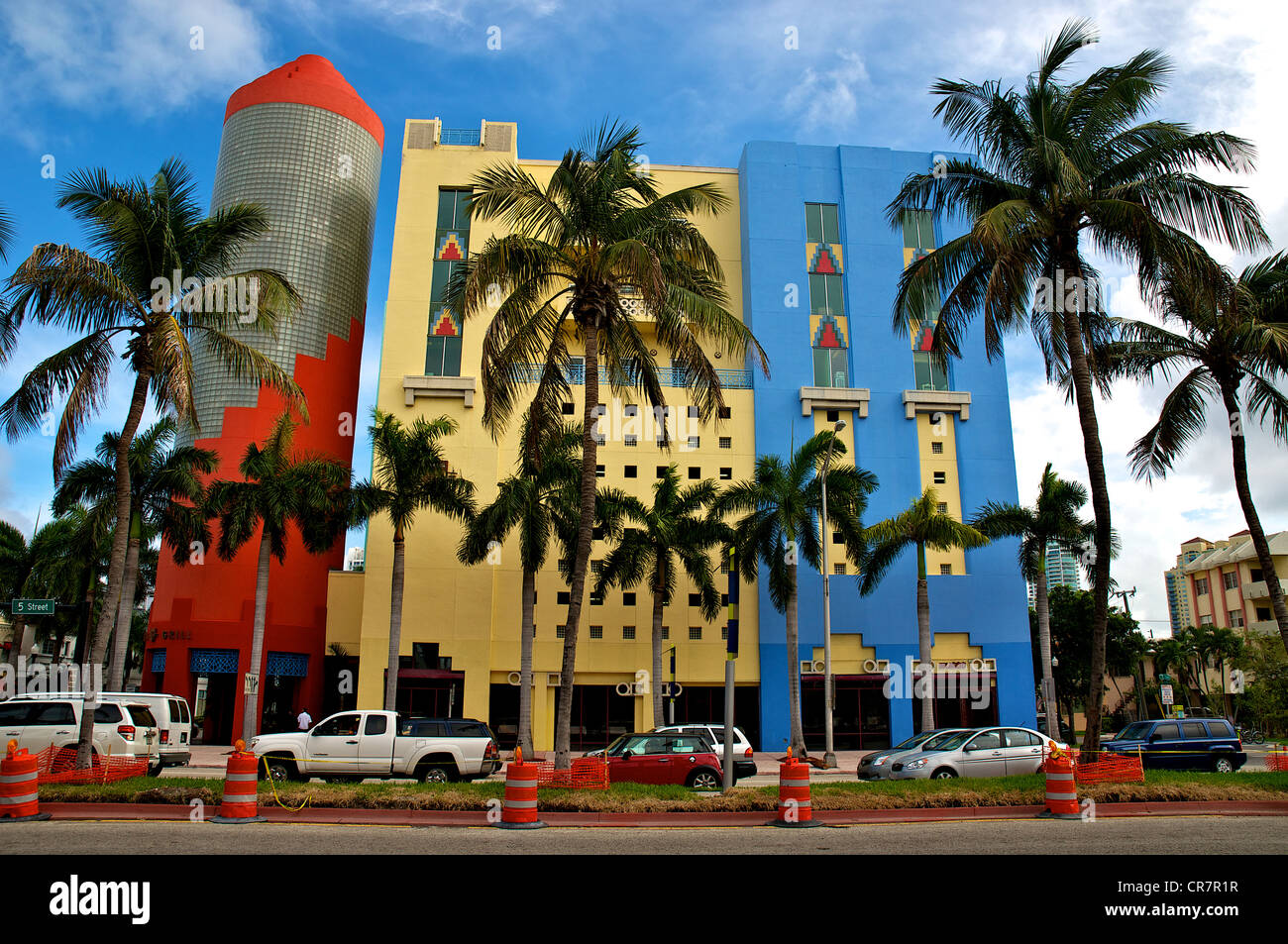 Bunte Haus mit Palmen in Miami Stadt Stockfotografie - Alamy