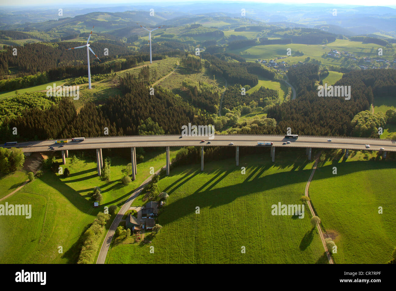 Luftbild, Autobahnbrücke, Autobahn A45, auch bekannt als Sauerlandlinie ...