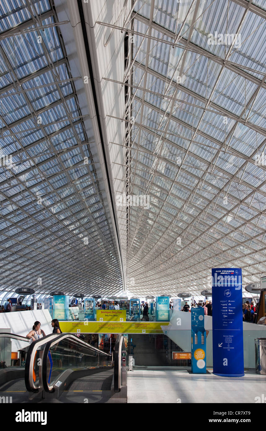 Terminal bei roissy charles de gaulle -Fotos und -Bildmaterial in hoher ...