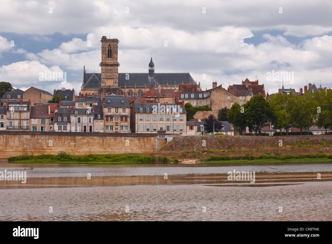 Reisen nevers -Fotos und -Bildmaterial in hoher Auflösung – Alamy