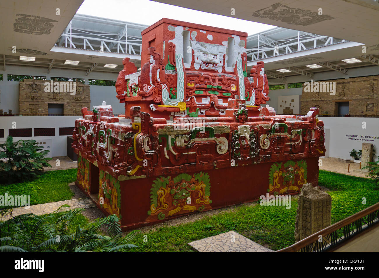 Das Rosa Lila Temple Replikat im Museum, Copan Ruinen, Maya-Stätte von ...