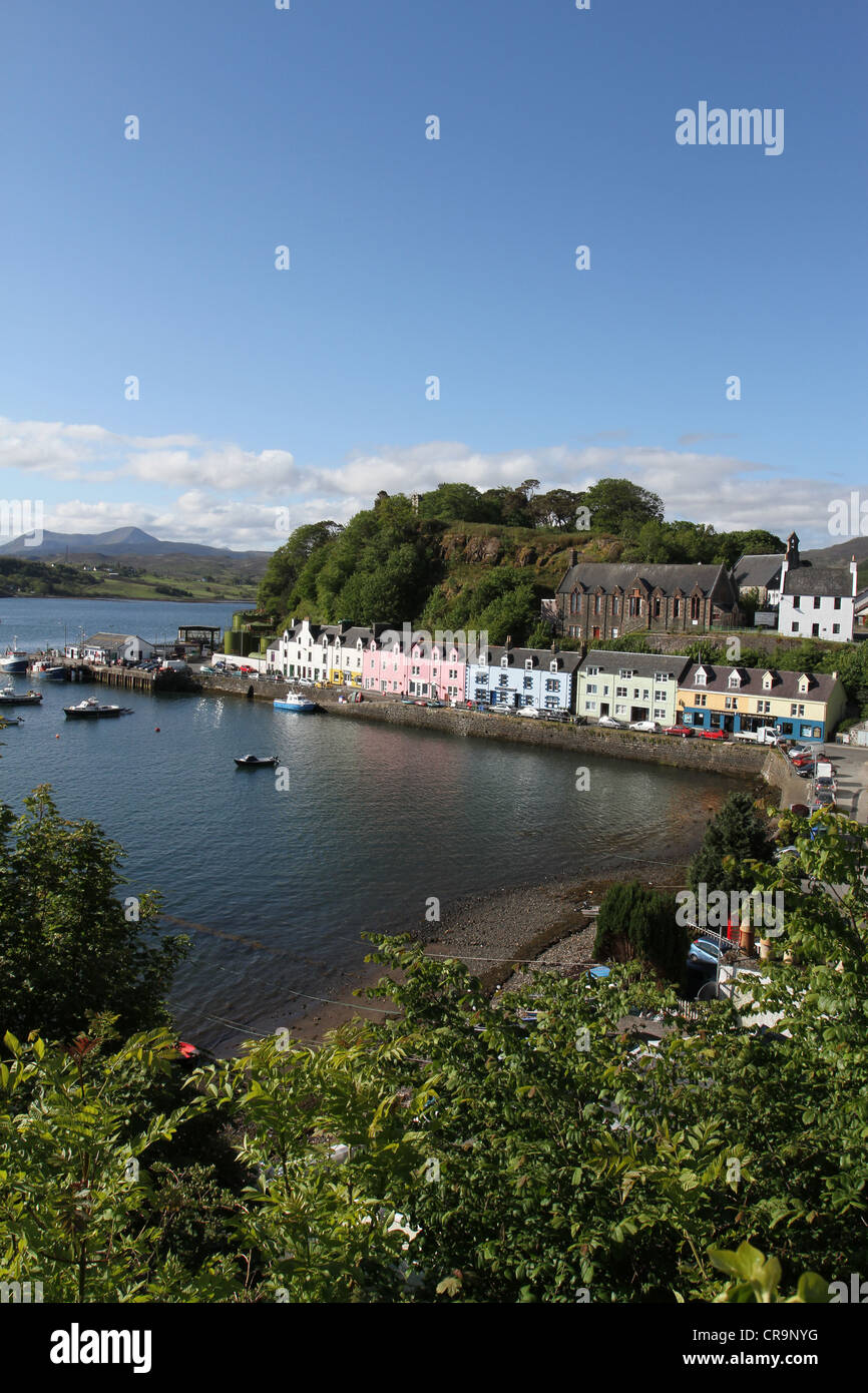 Portree waterfront isle skye scotland -Fotos und -Bildmaterial in hoher ...