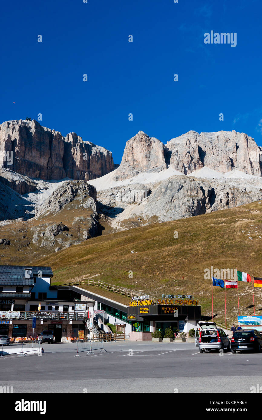 Sass pordoi gondel -Fotos und -Bildmaterial in hoher Auflösung – Alamy
