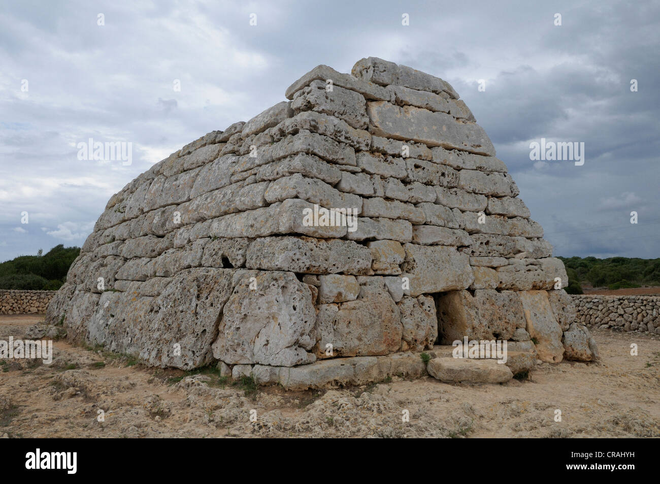 Menorca naveta des tudons -Fotos und -Bildmaterial in hoher Auflösung ...