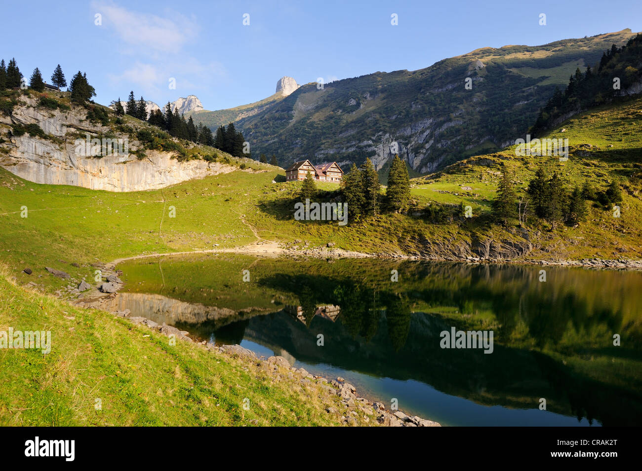 Abendlicht am Faelensee-See, 1446 m mit Berggasthaus Bollenwees, ein ...