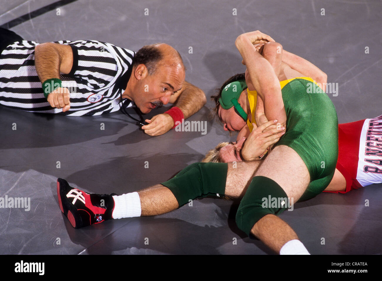 Boys high school wrestling competition -Fotos und -Bildmaterial in ...