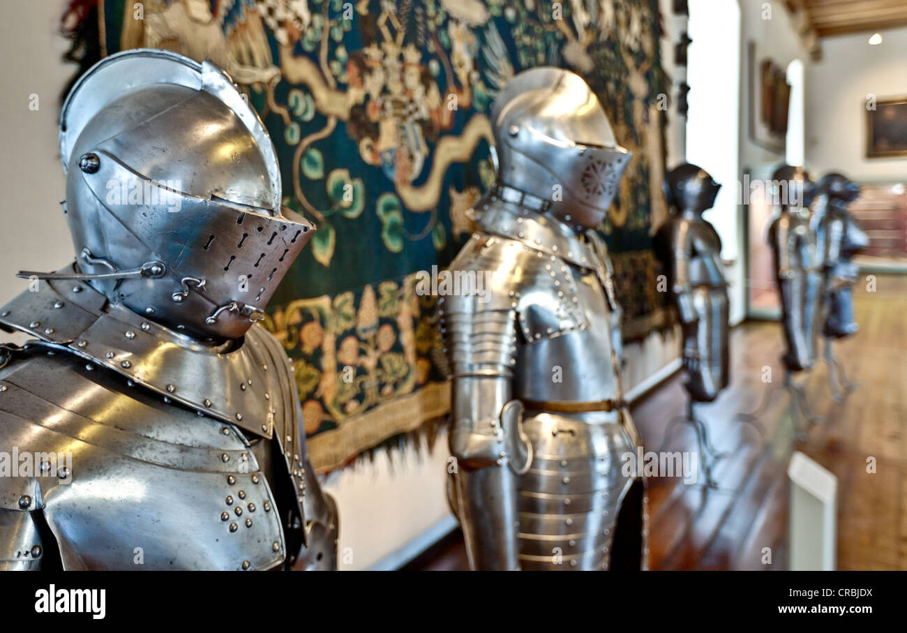 Ritter Rüstungen, Waffen und Kunst-Museum in der Veste Coburg Schloss ...