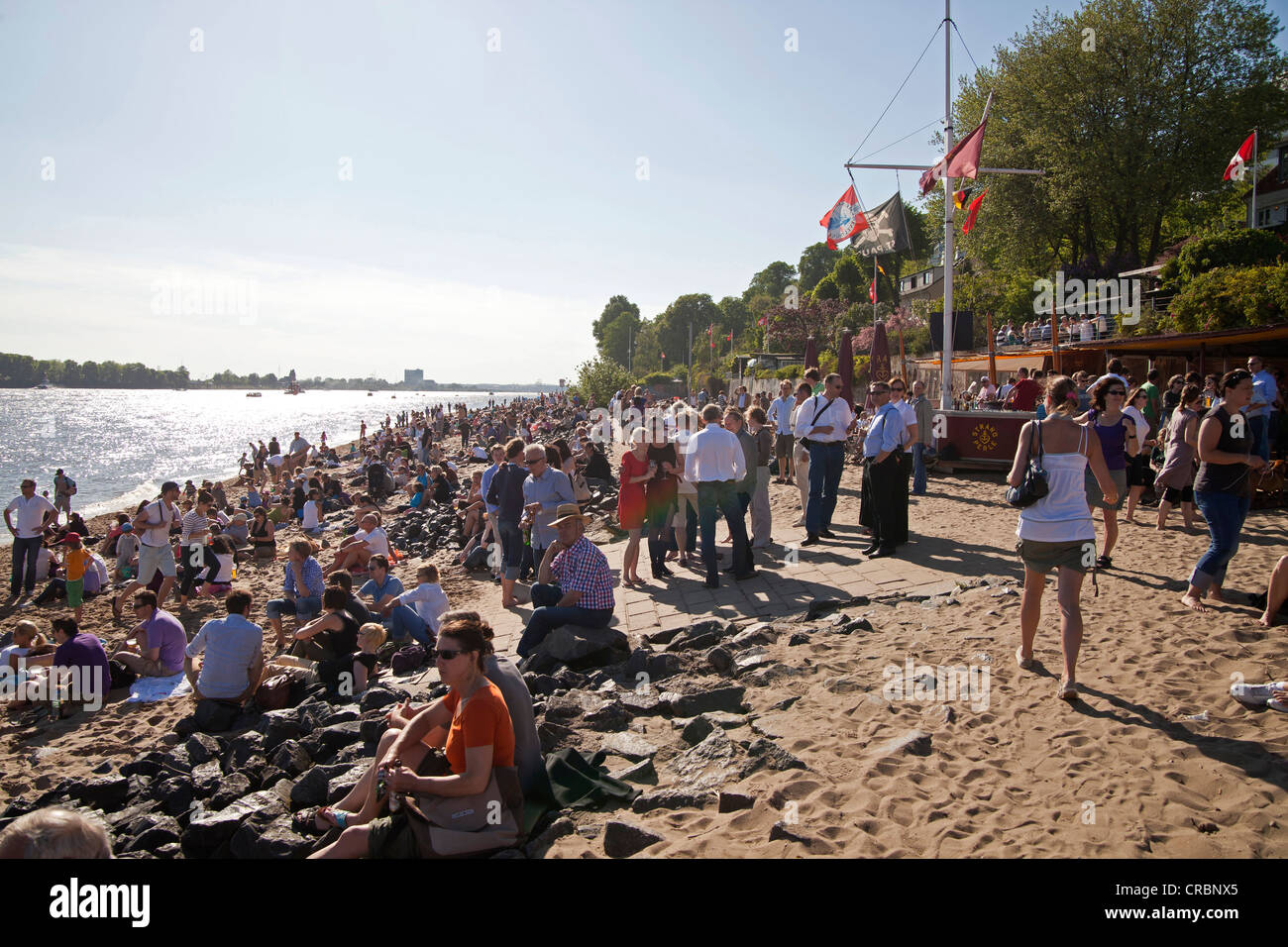 Hamburg elbe beach -Fotos und -Bildmaterial in hoher Auflösung – Alamy