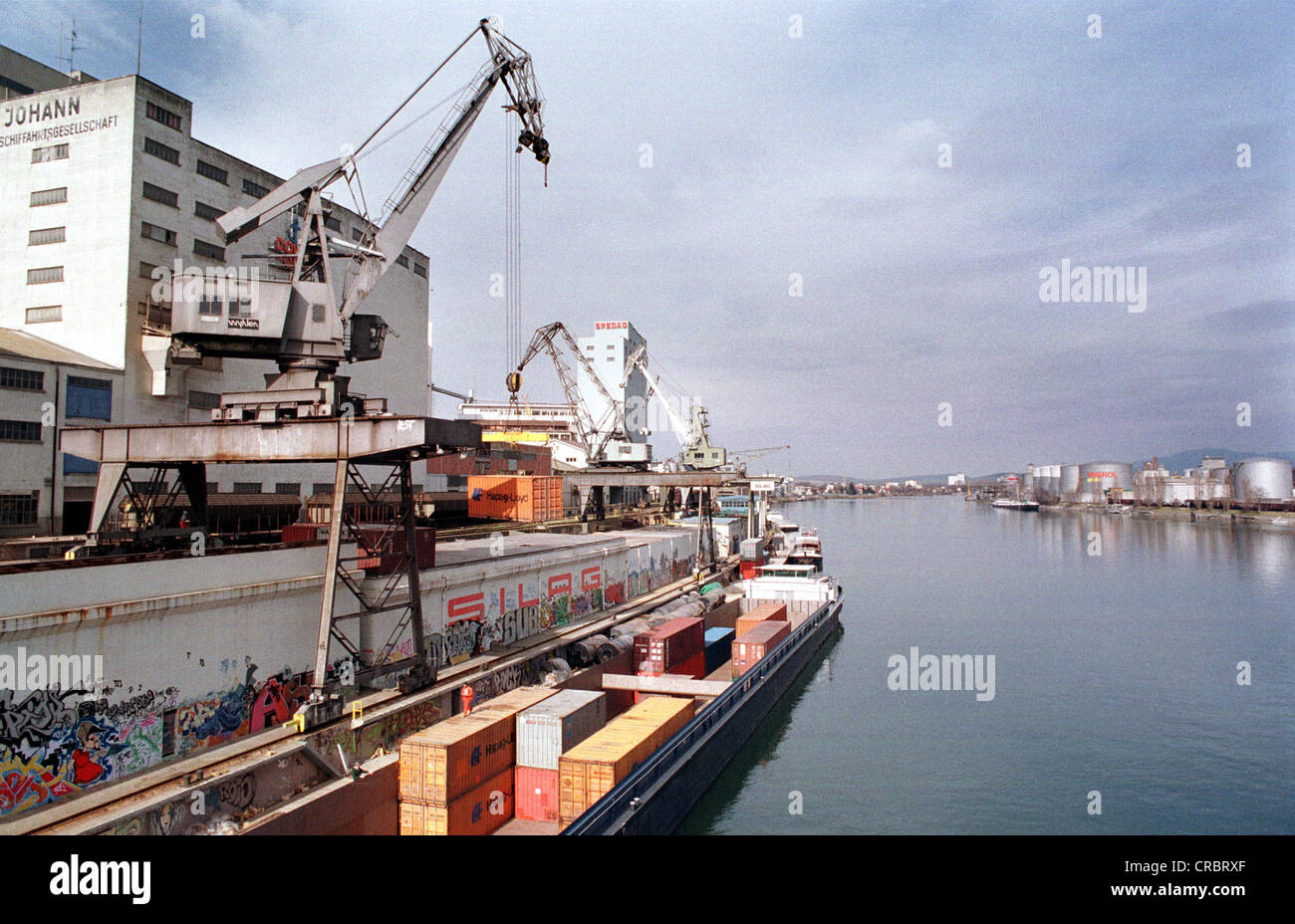 Container-Hafen am Rhein in Basel (Schweiz Stockfotografie - Alamy