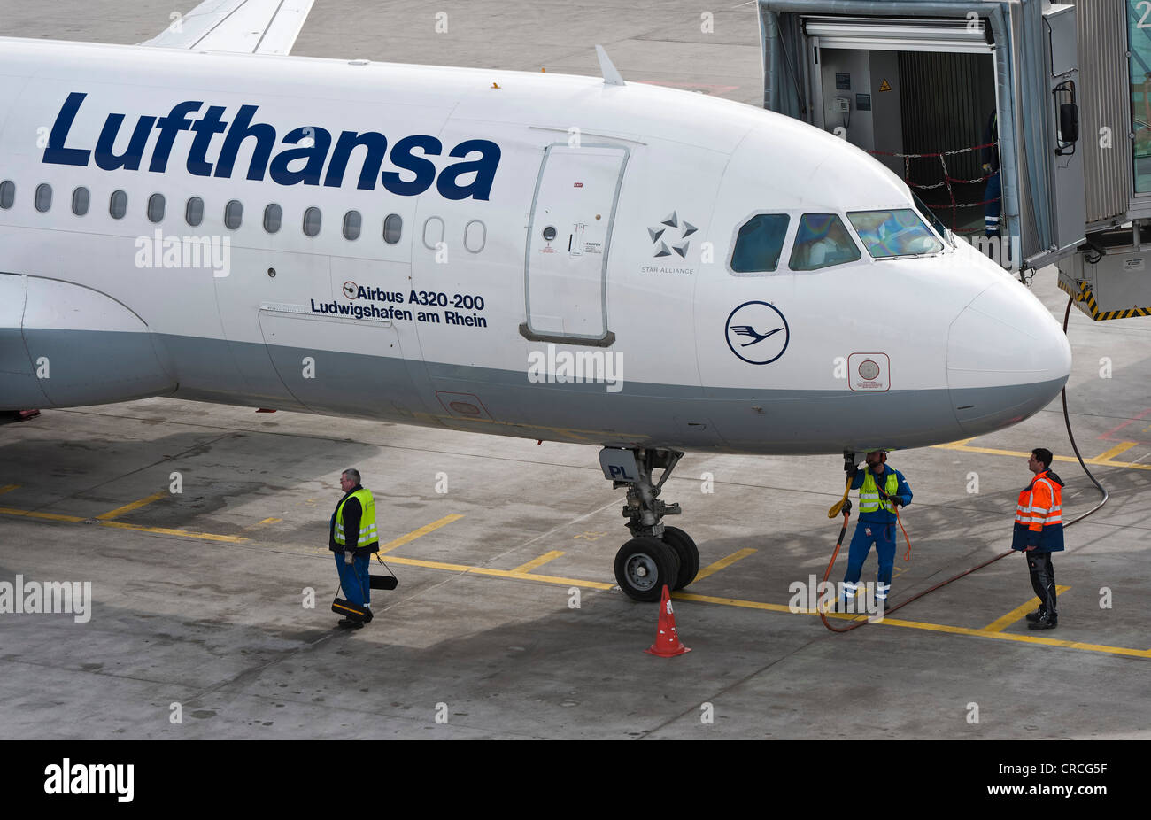 Lufthansa Airbus A320 Stockfotos und -bilder Kaufen - Alamy