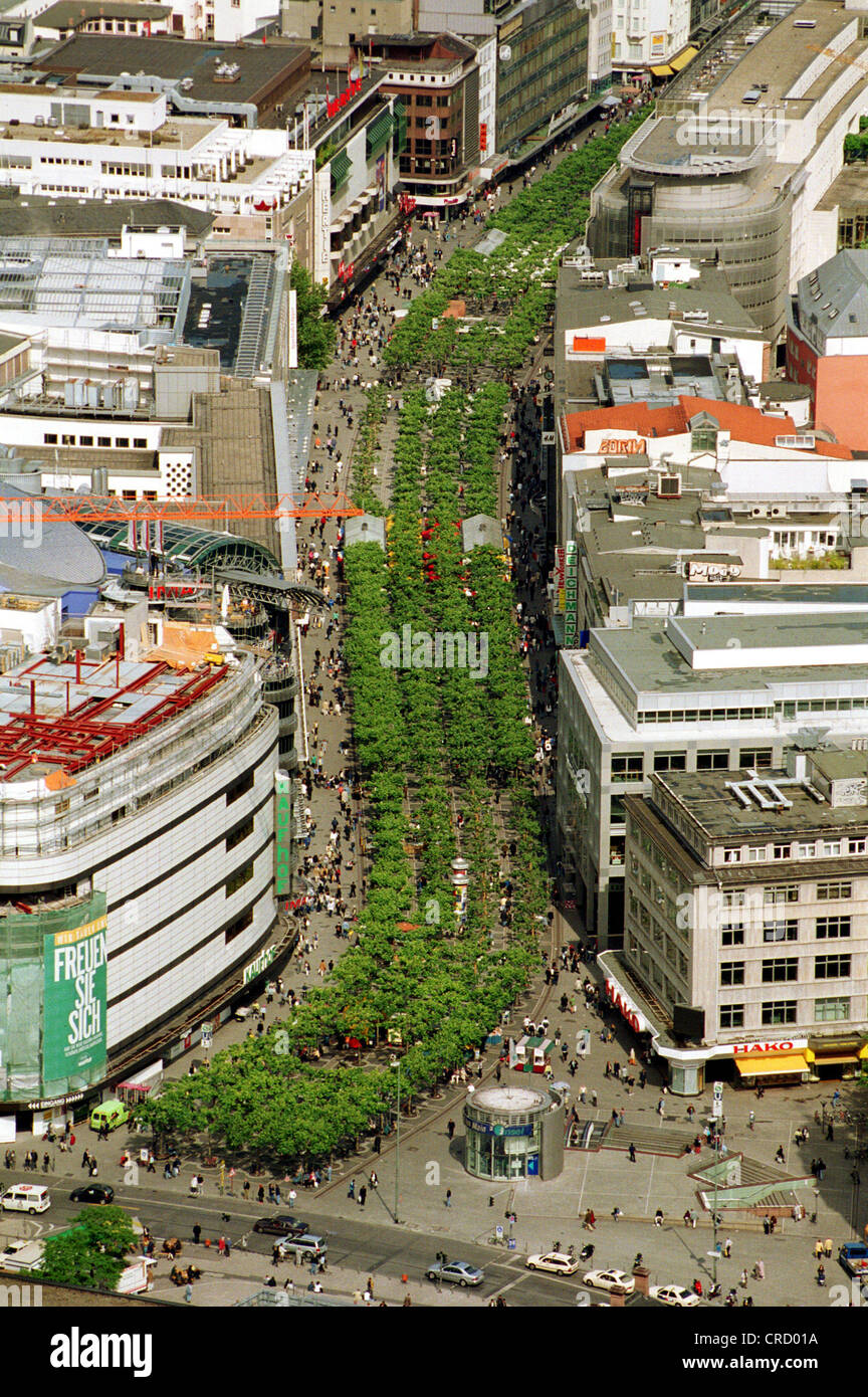 Zeil street frankfurt -Fotos und -Bildmaterial in hoher Auflösung – Alamy