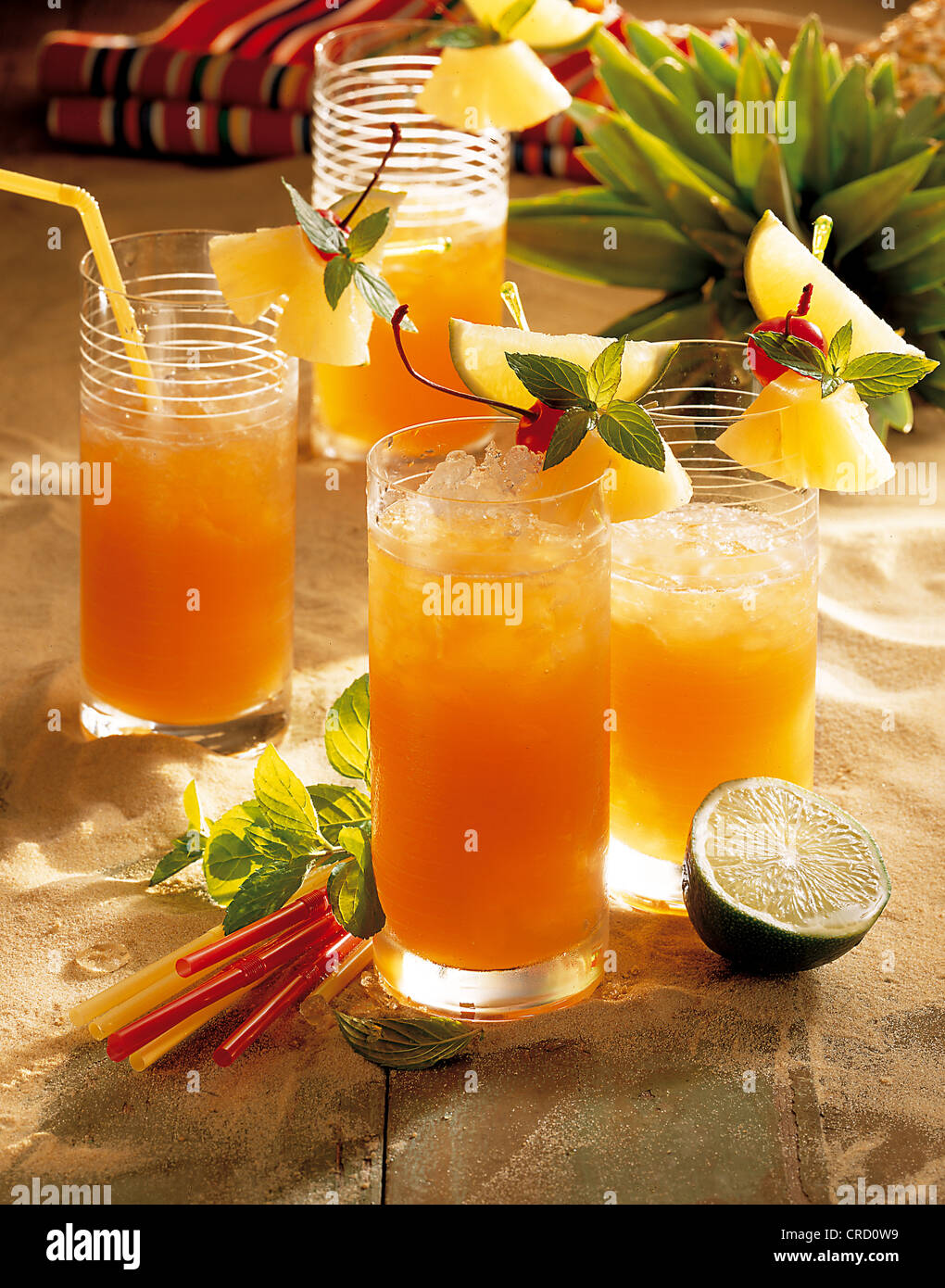 Dunkler rum -Fotos und -Bildmaterial in hoher Auflösung – Alamy