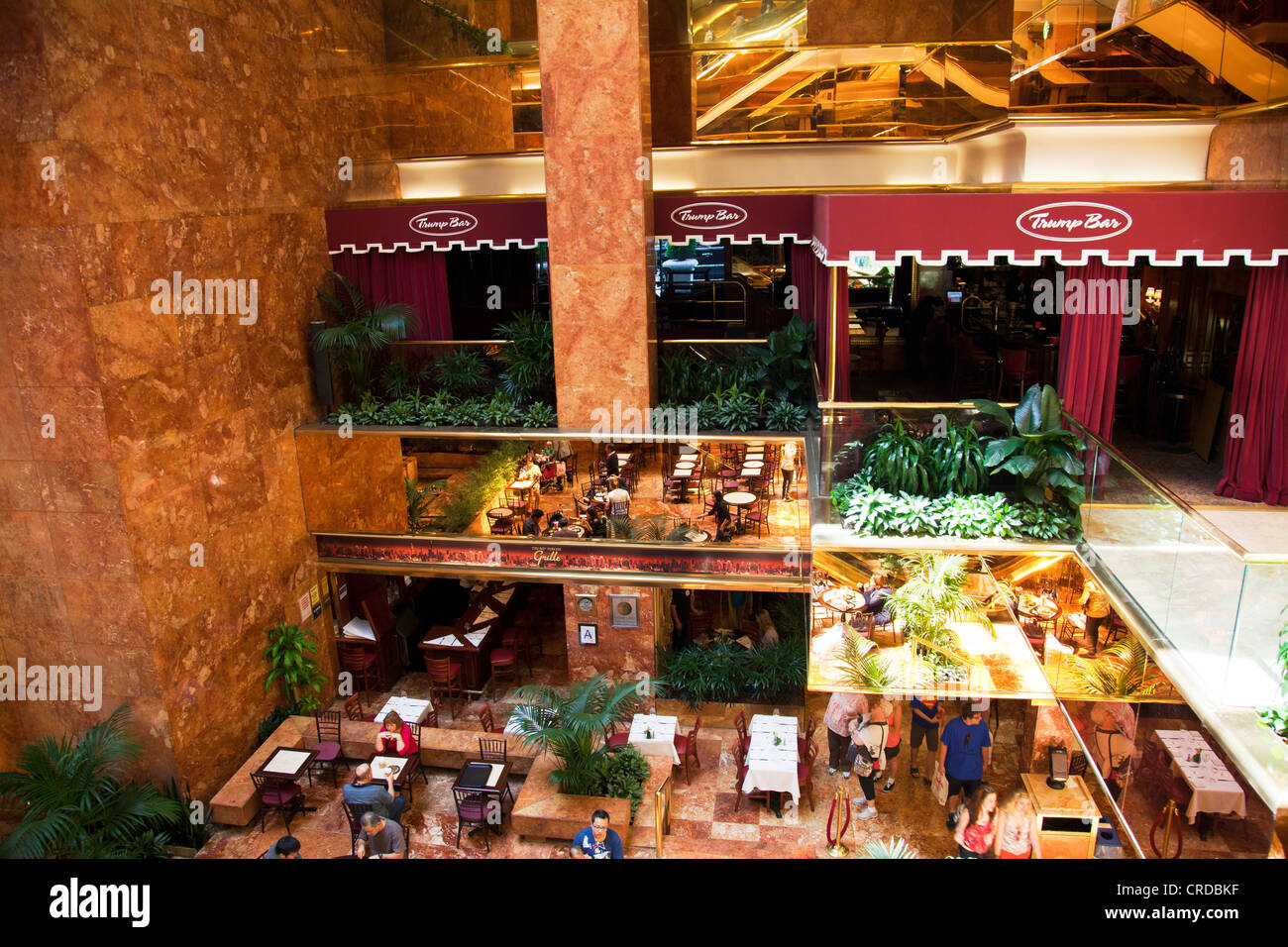Interior trump tower new york -Fotos und -Bildmaterial in hoher ...