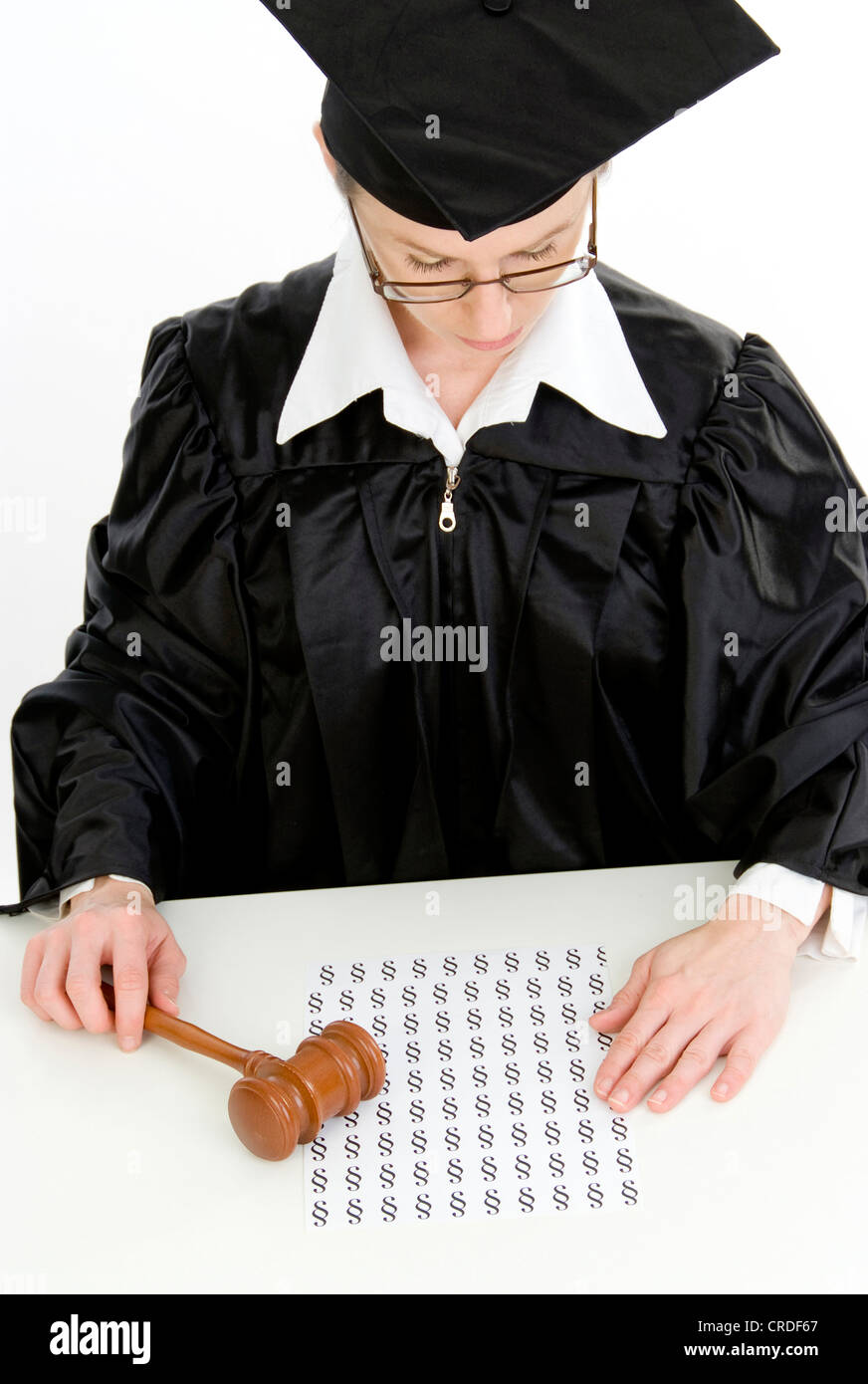 Richterin mit Absätzen Stockfotografie - Alamy