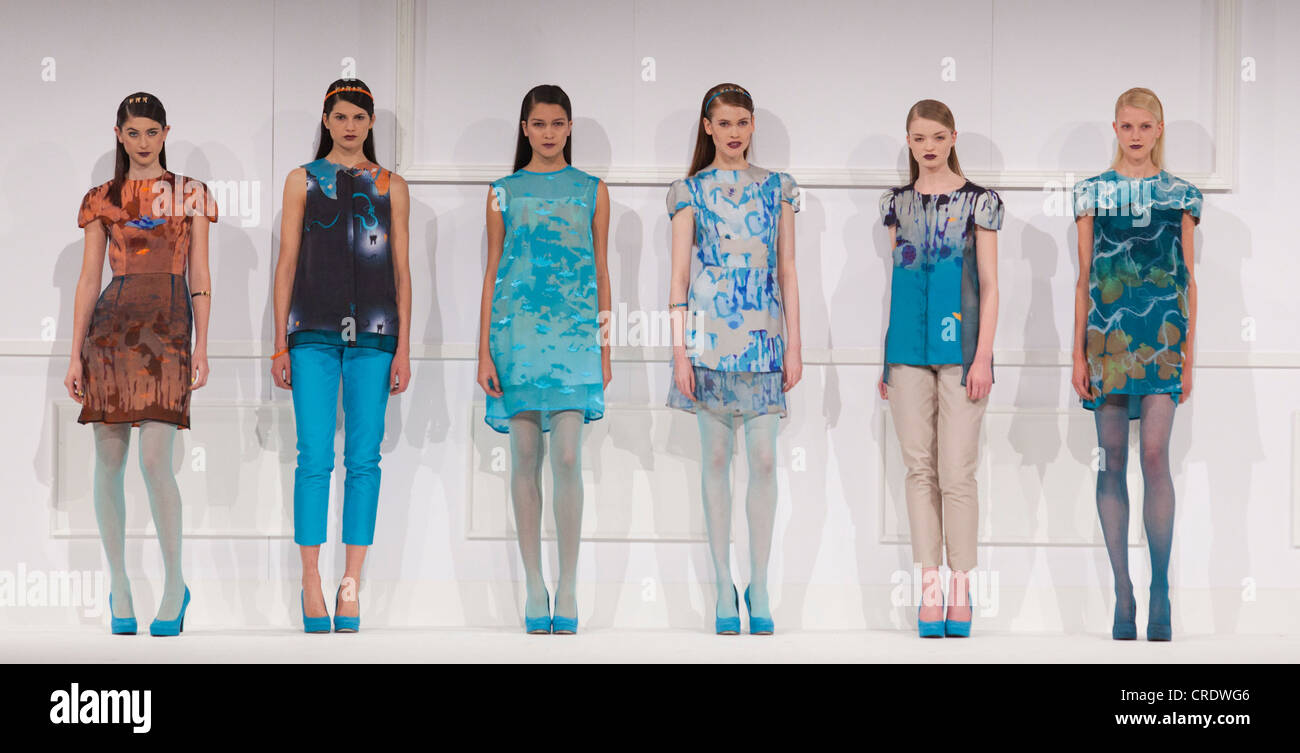 Annie harris -Fotos und -Bildmaterial in hoher Auflösung – Alamy