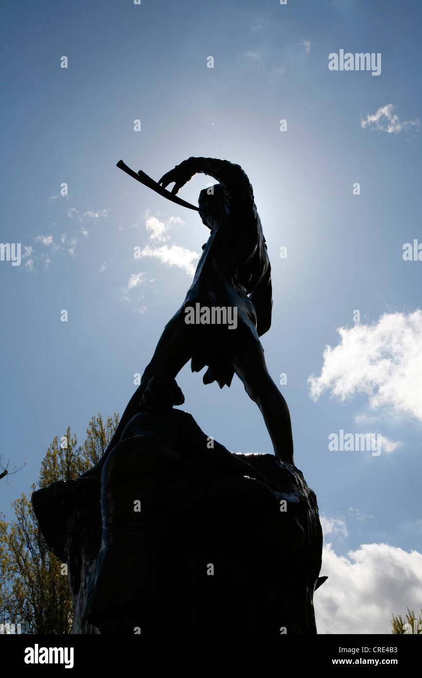 Peter pan statue kensington gardens -Fotos und -Bildmaterial in hoher ...