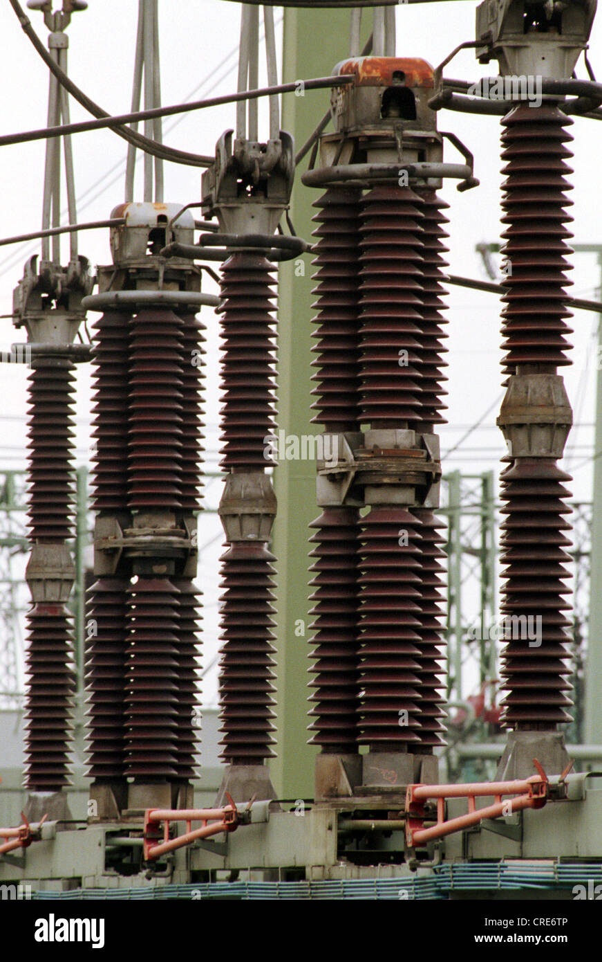 Isolatoren im Gasturbinenkraftwerk Thyrow VEAG (United Energy AG) in ...