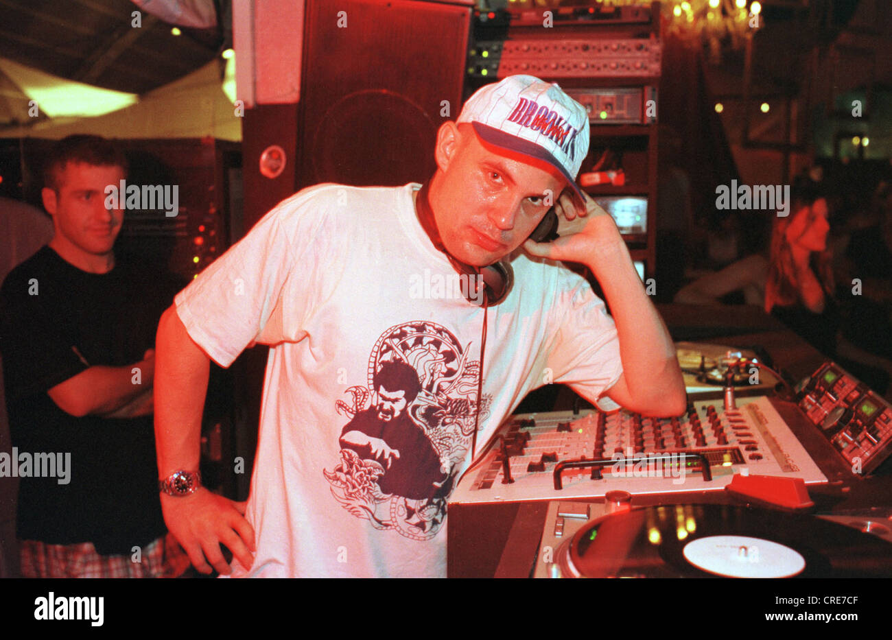 Mayday rave -Fotos und -Bildmaterial in hoher Auflösung – Alamy