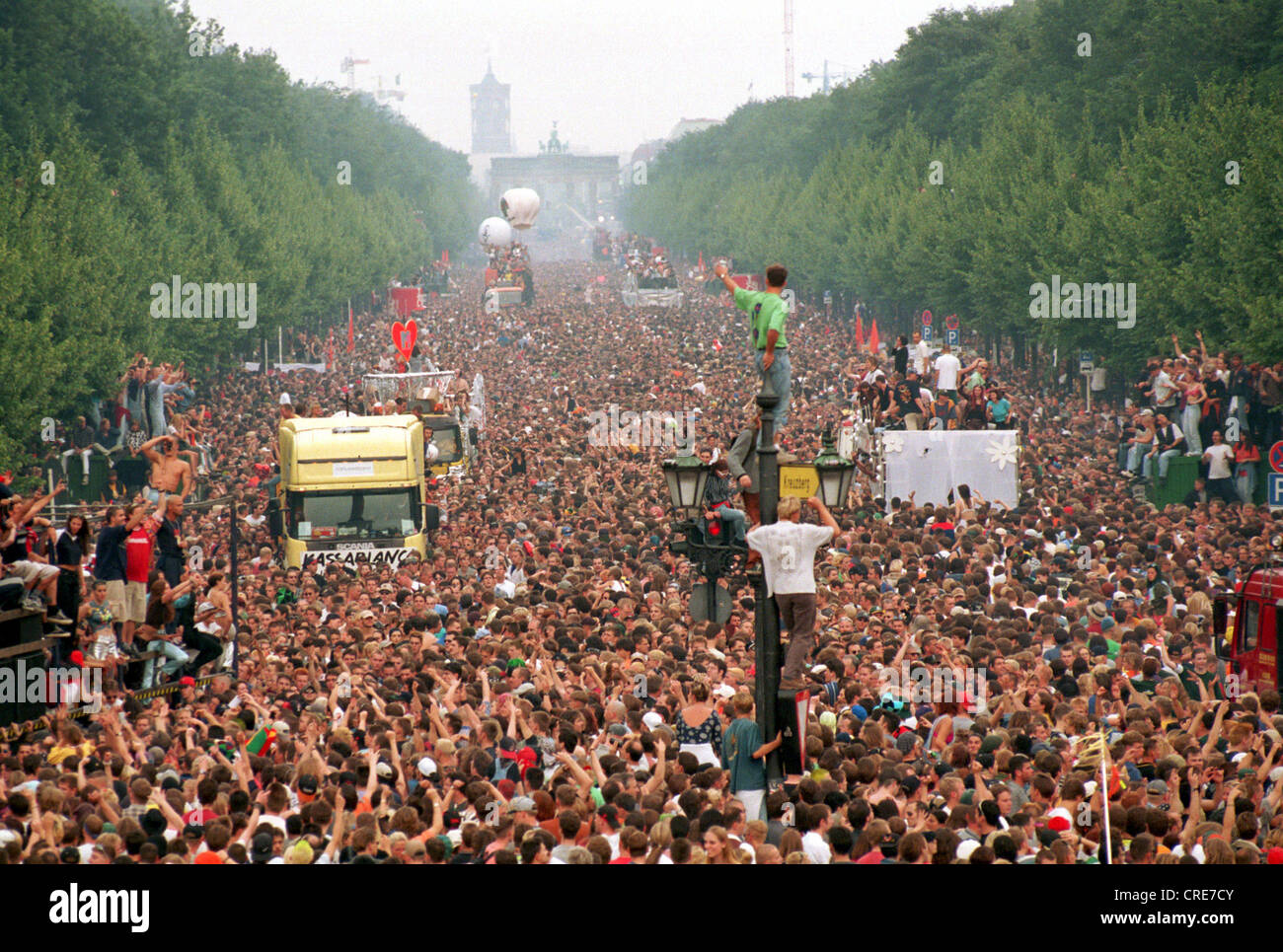 Love parade aerial -Fotos und -Bildmaterial in hoher Auflösung – Alamy