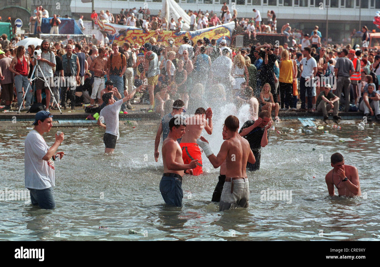 Berliner parade -Fotos und -Bildmaterial in hoher Auflösung – Alamy