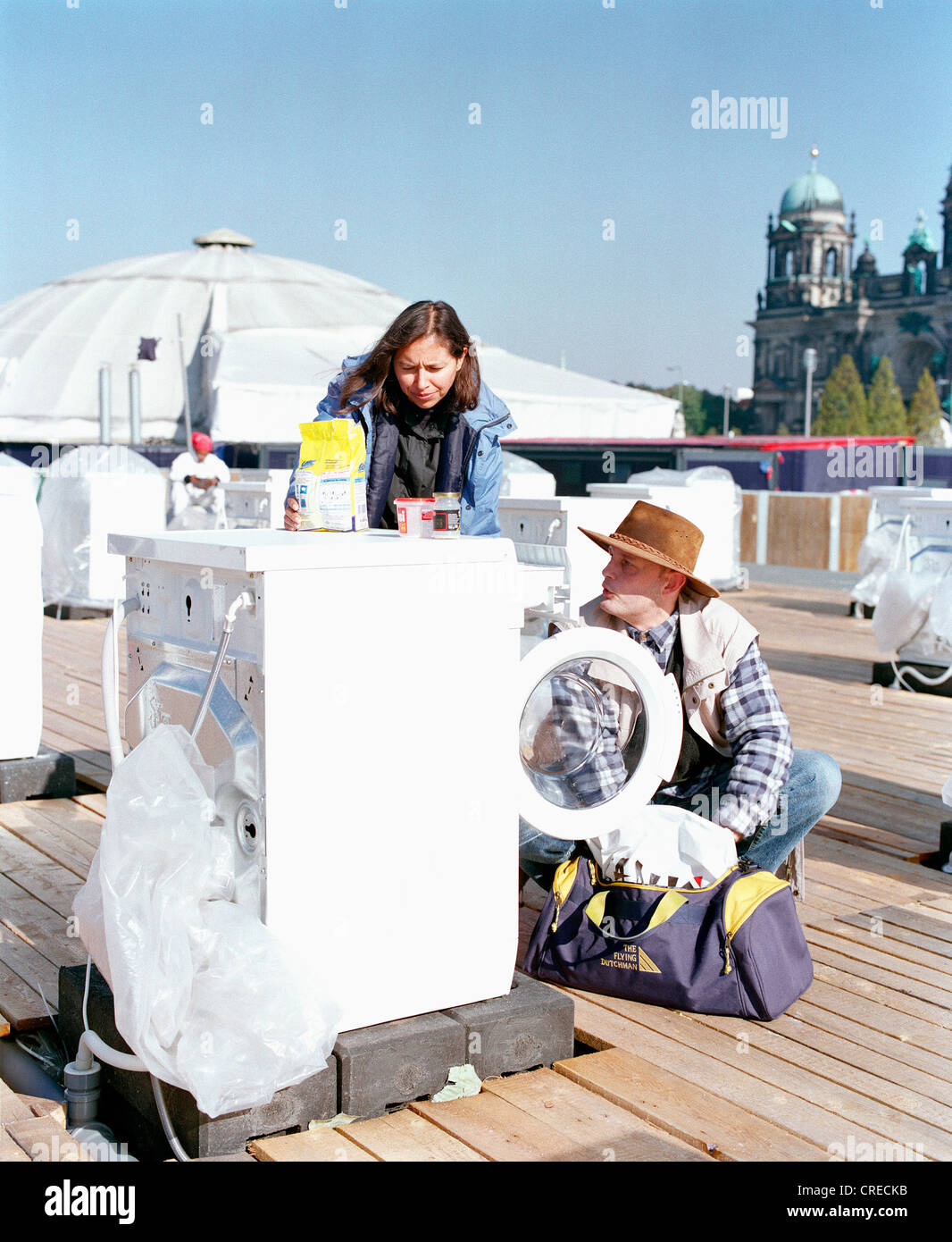 Kunst aktion -Fotos und -Bildmaterial in hoher Auflösung – Alamy