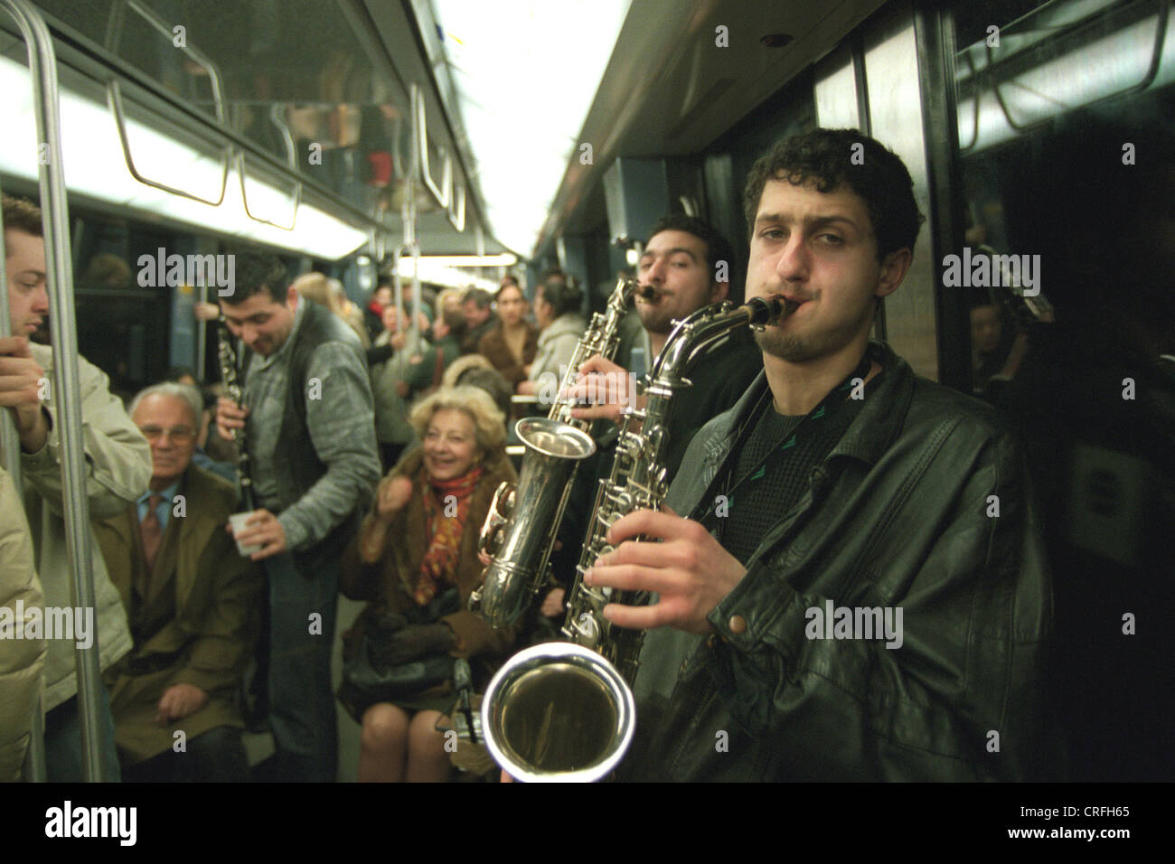 Musiker unternehmen -Fotos und -Bildmaterial in hoher Auflösung – Alamy