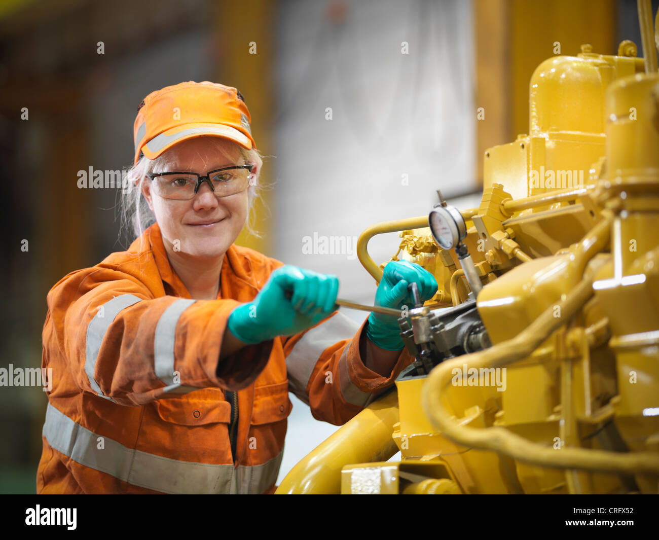 Lehrling arbeiten -Fotos und -Bildmaterial in hoher Auflösung – Alamy