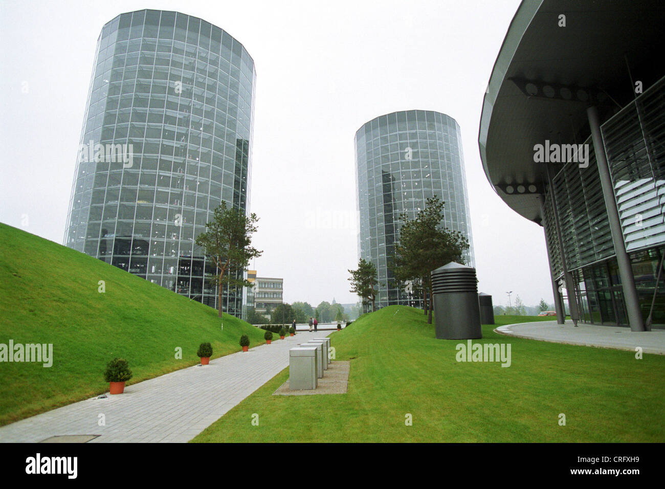 Vw tower wolfsburg -Fotos und -Bildmaterial in hoher Auflösung – Alamy