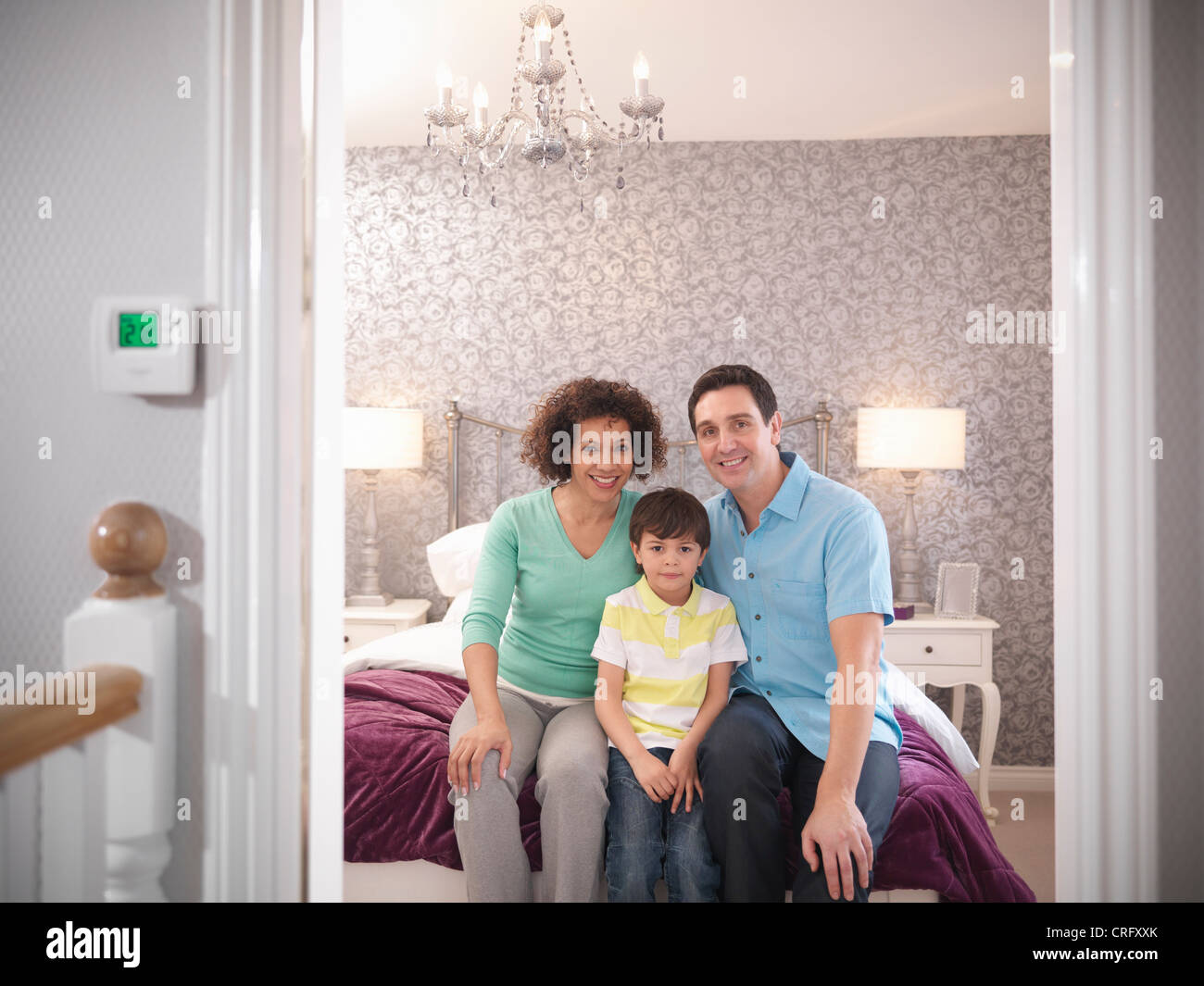 4 kinder familie -Fotos und -Bildmaterial in hoher Auflösung – Alamy