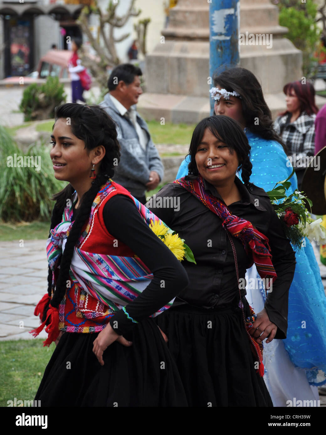Menschen peru tanzen -Fotos und -Bildmaterial in hoher Auflösung – Alamy