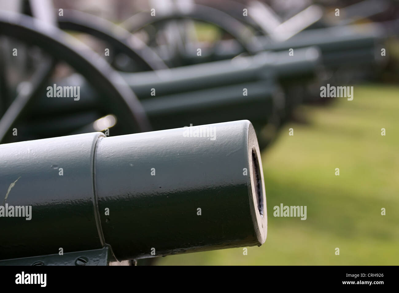 Kanon explosion -Fotos und -Bildmaterial in hoher Auflösung – Alamy