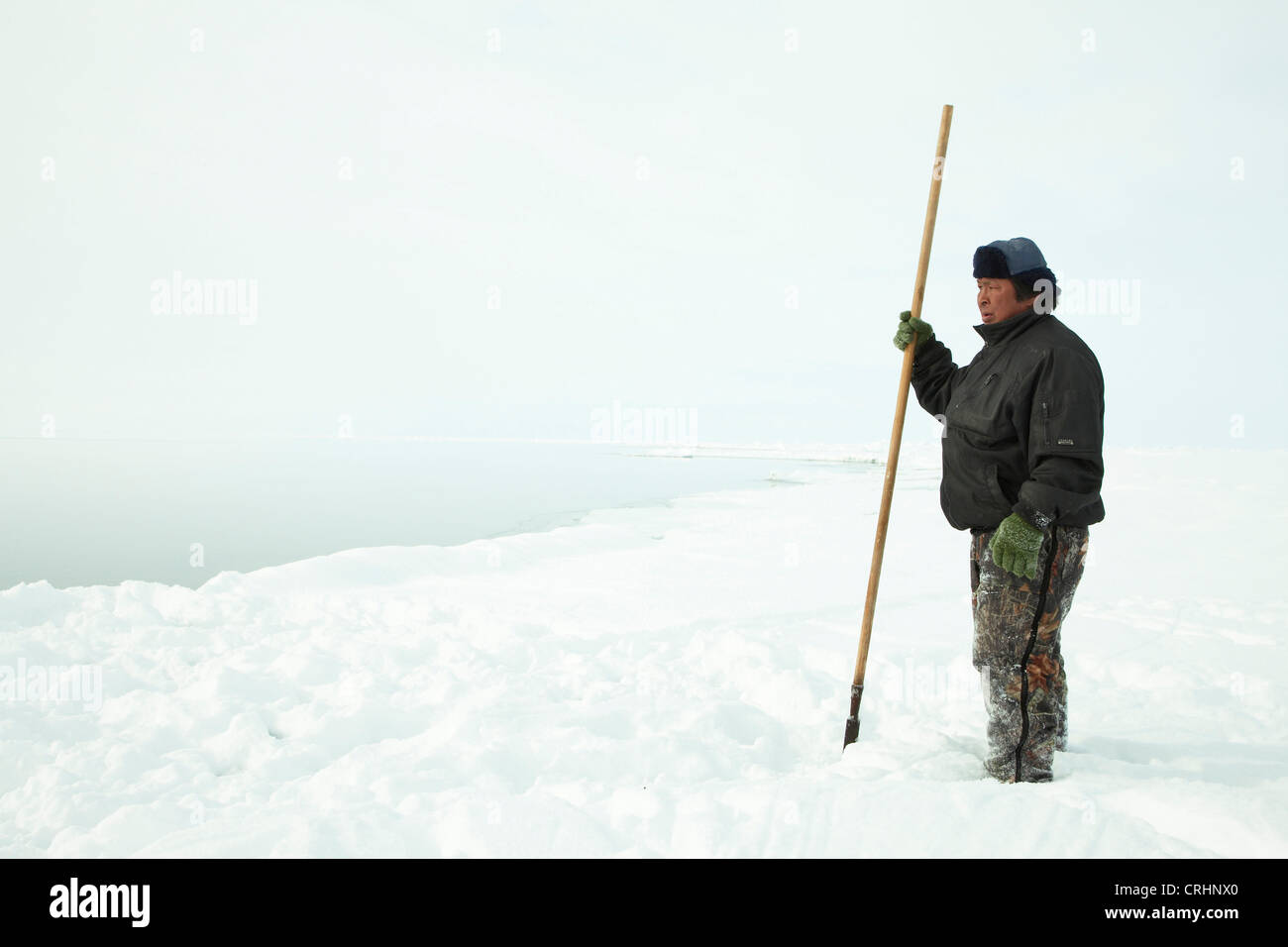 Inuit eskimo and spear -Fotos und -Bildmaterial in hoher Auflösung – Alamy