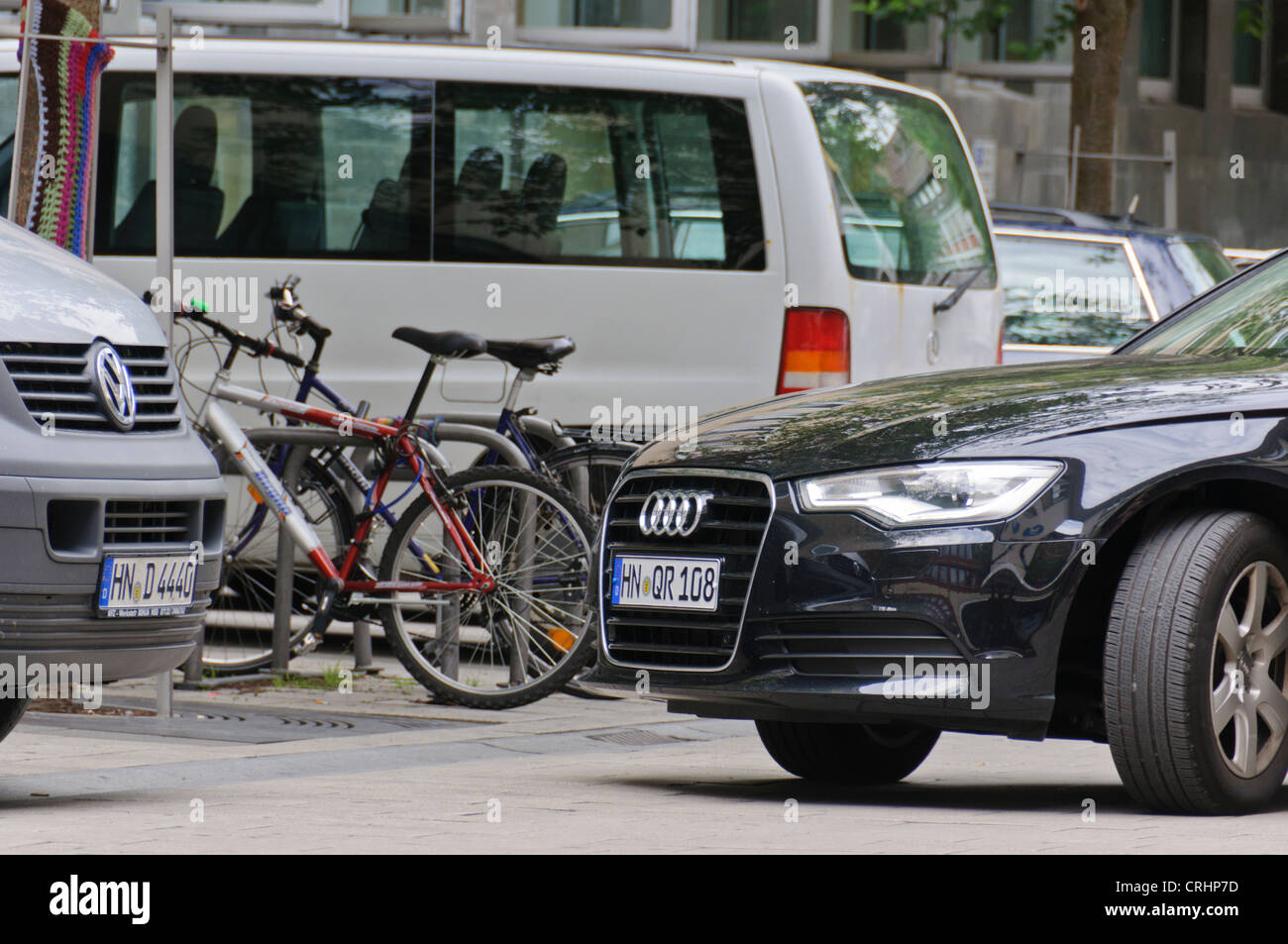 Autos lieferwagen -Fotos und -Bildmaterial in hoher Auflösung – Alamy
