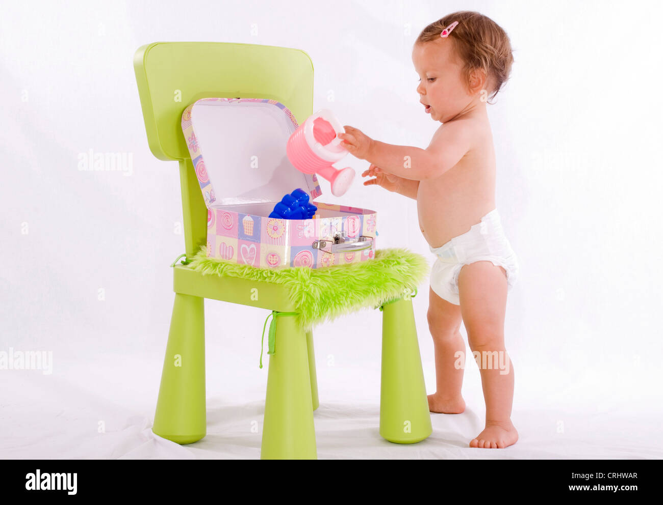 Kleinkinder In Windeln Stockfotos und -bilder Kaufen - Alamy