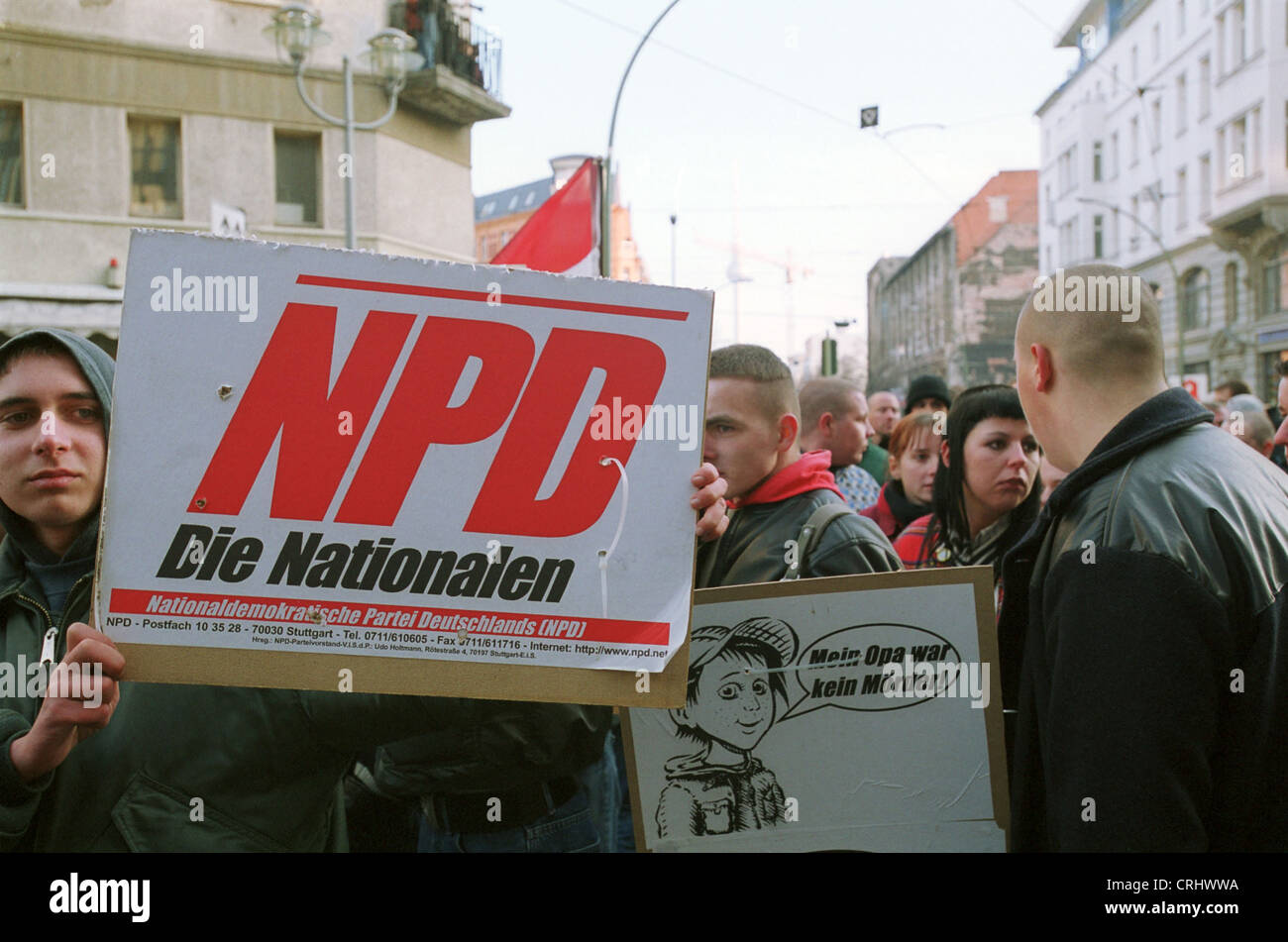 Npd poster germany -Fotos und -Bildmaterial in hoher Auflösung – Alamy