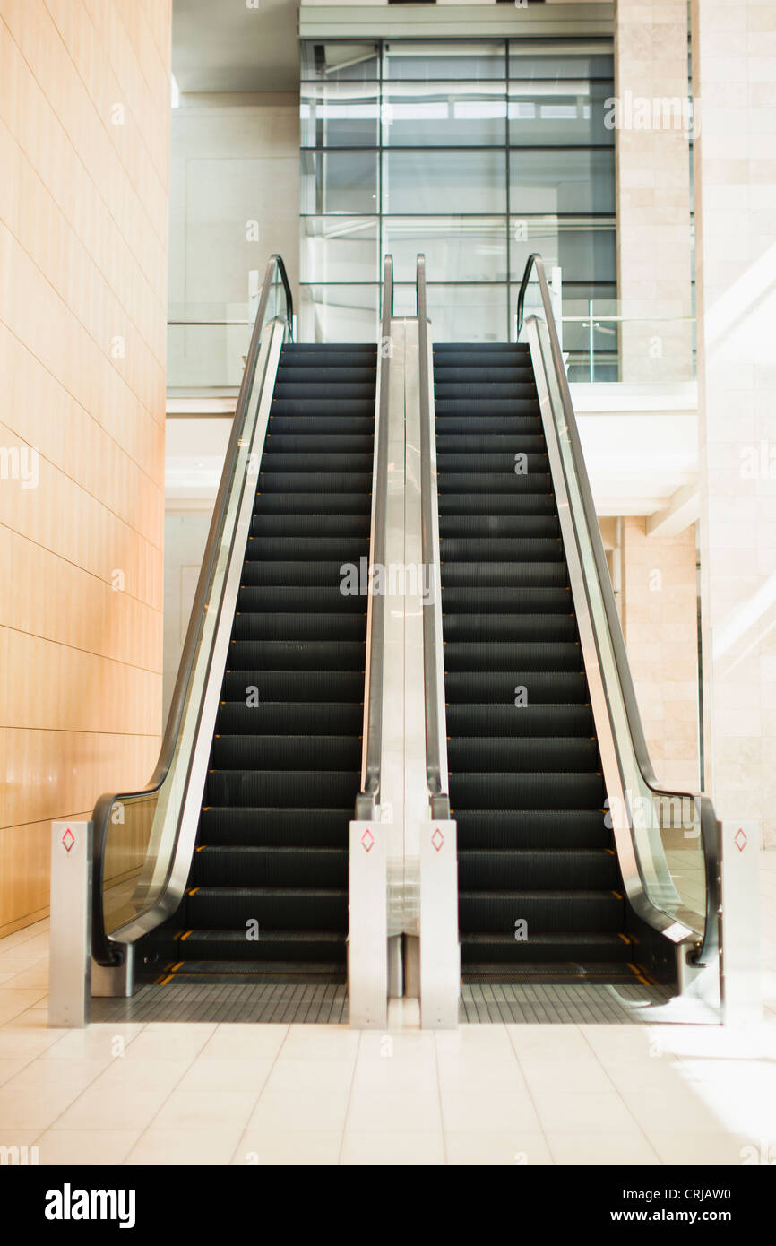 Rolltreppen Rolltreppen Stockfotos und -bilder Kaufen - Alamy