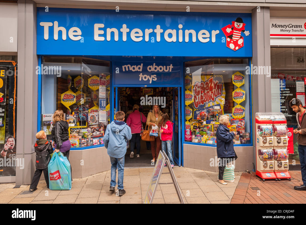 Entertainer spielzeugladen -Fotos und -Bildmaterial in hoher Auflösung ...