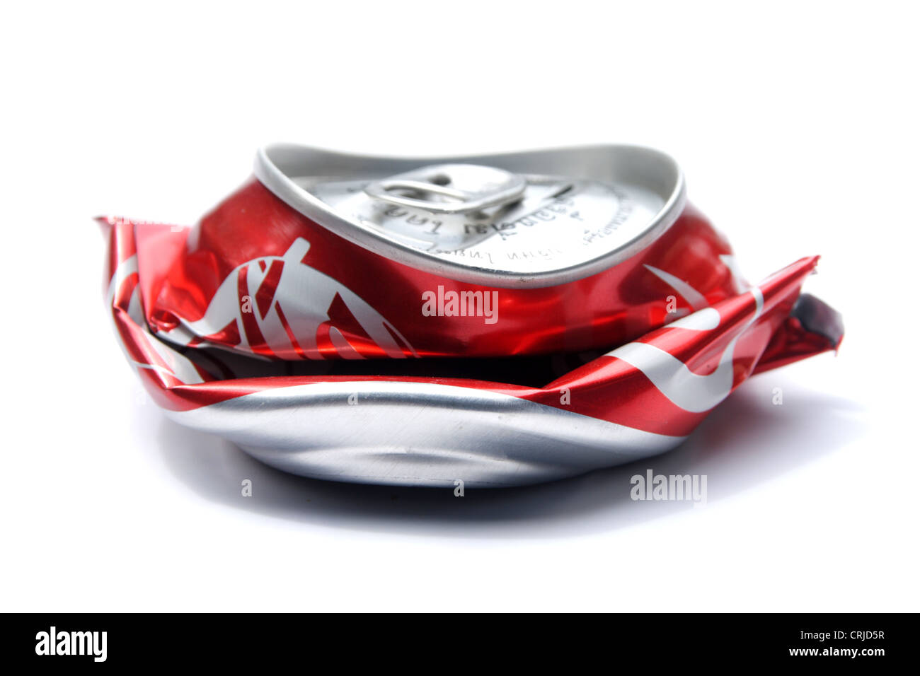 Crushed coca cola can -Fotos und -Bildmaterial in hoher Auflösung – Alamy