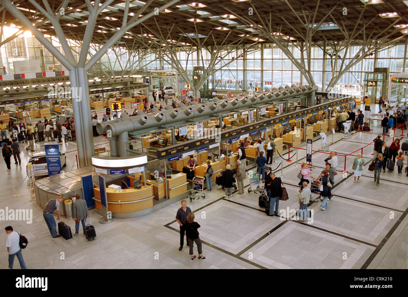 Departure hall stuttgart airport -Fotos und -Bildmaterial in hoher ...