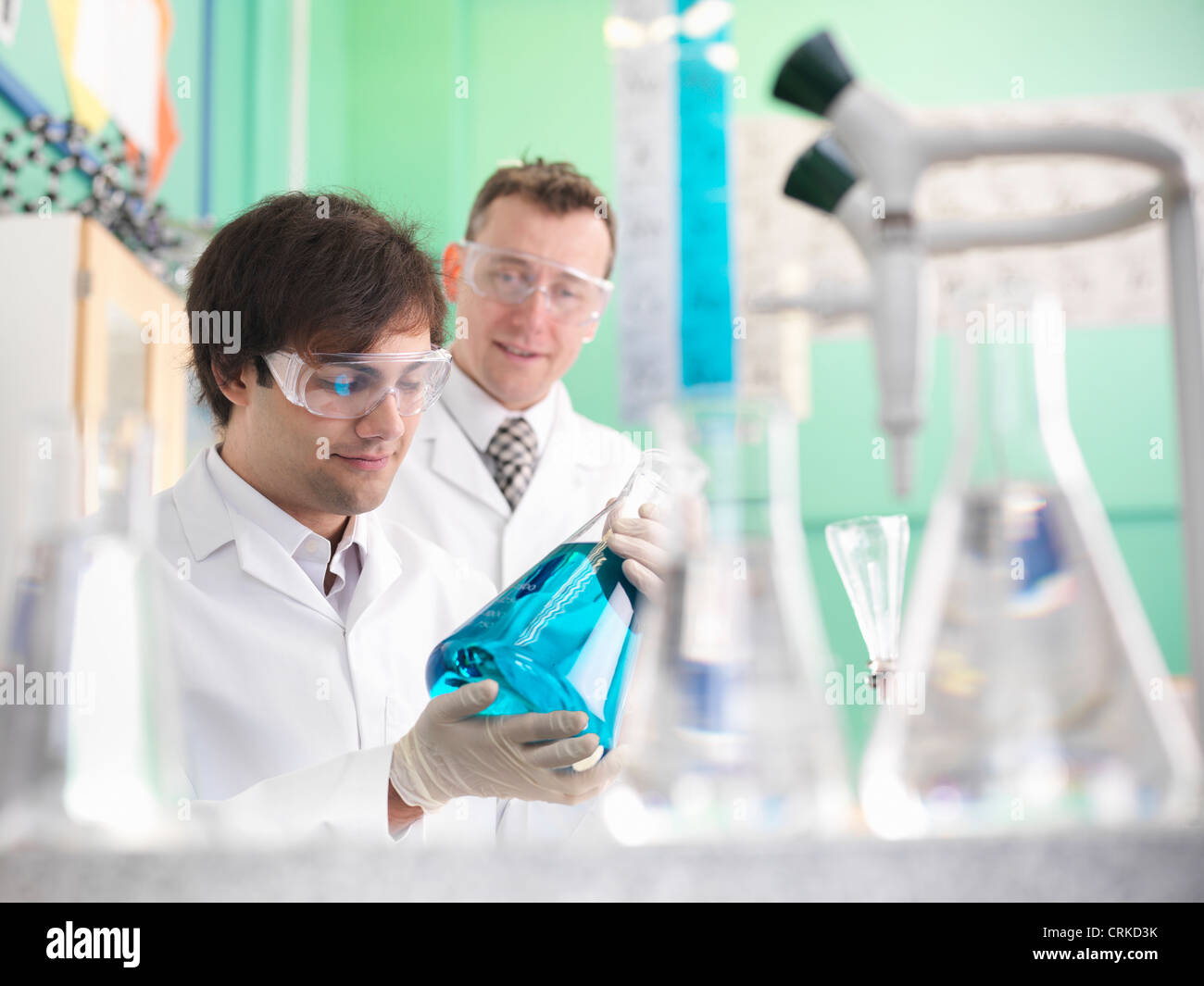 Chemie chemie -Fotos und -Bildmaterial in hoher Auflösung – Alamy