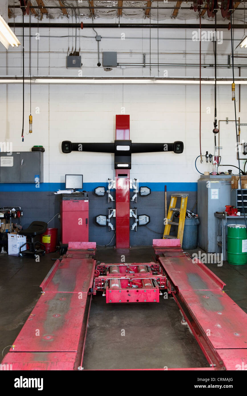 Auto hoist -Fotos und -Bildmaterial in hoher Auflösung – Alamy