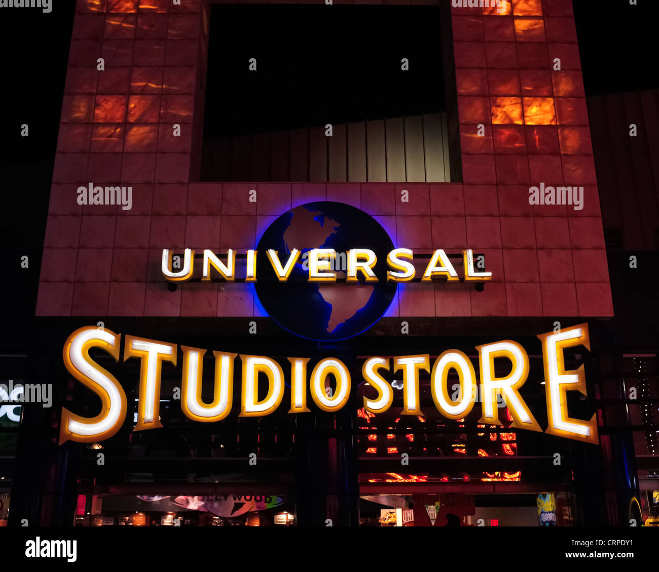 Neon studios -Fotos und -Bildmaterial in hoher Auflösung – Alamy