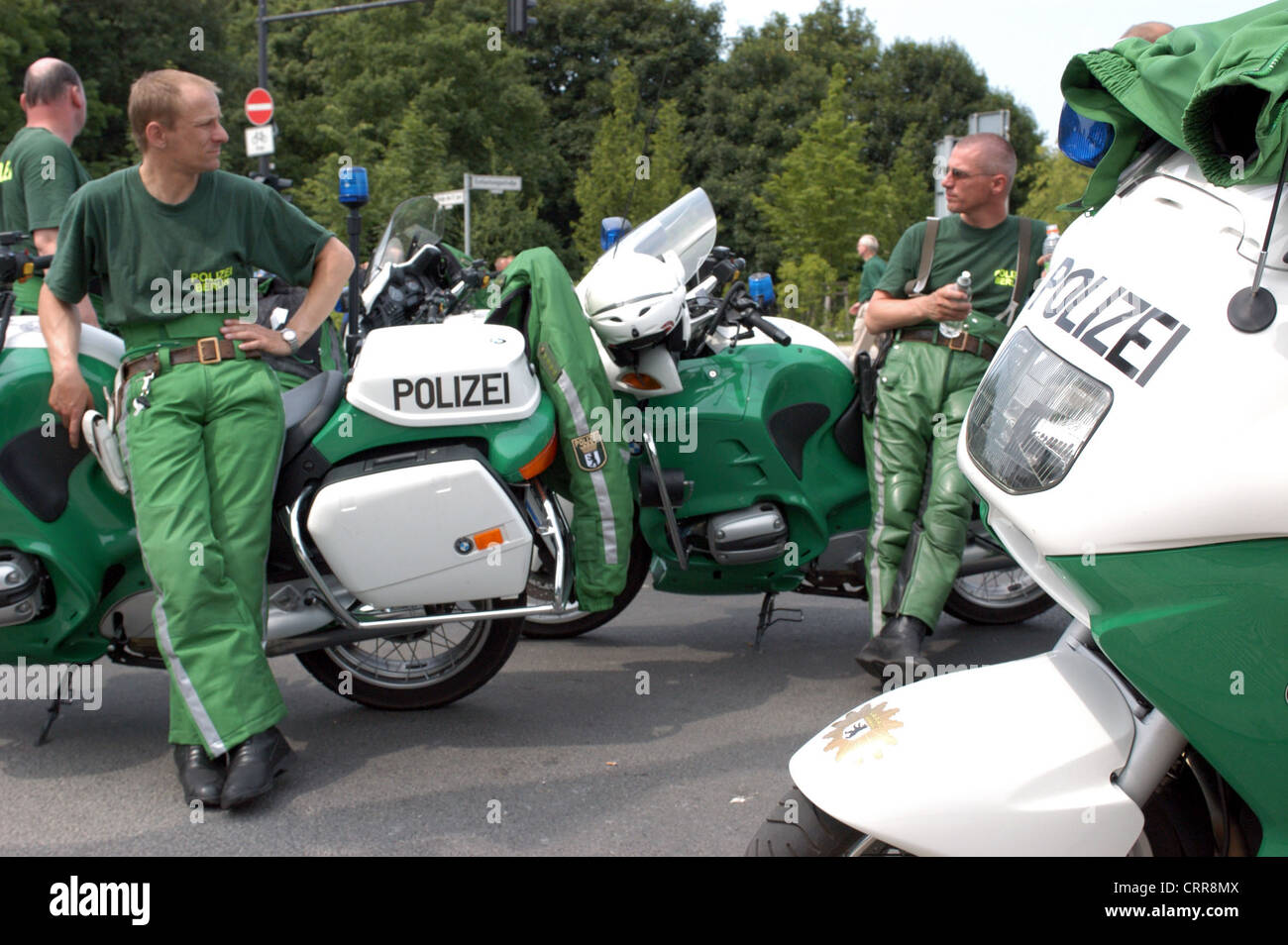 Motorcycle berlin police -Fotos und -Bildmaterial in hoher Auflösung ...