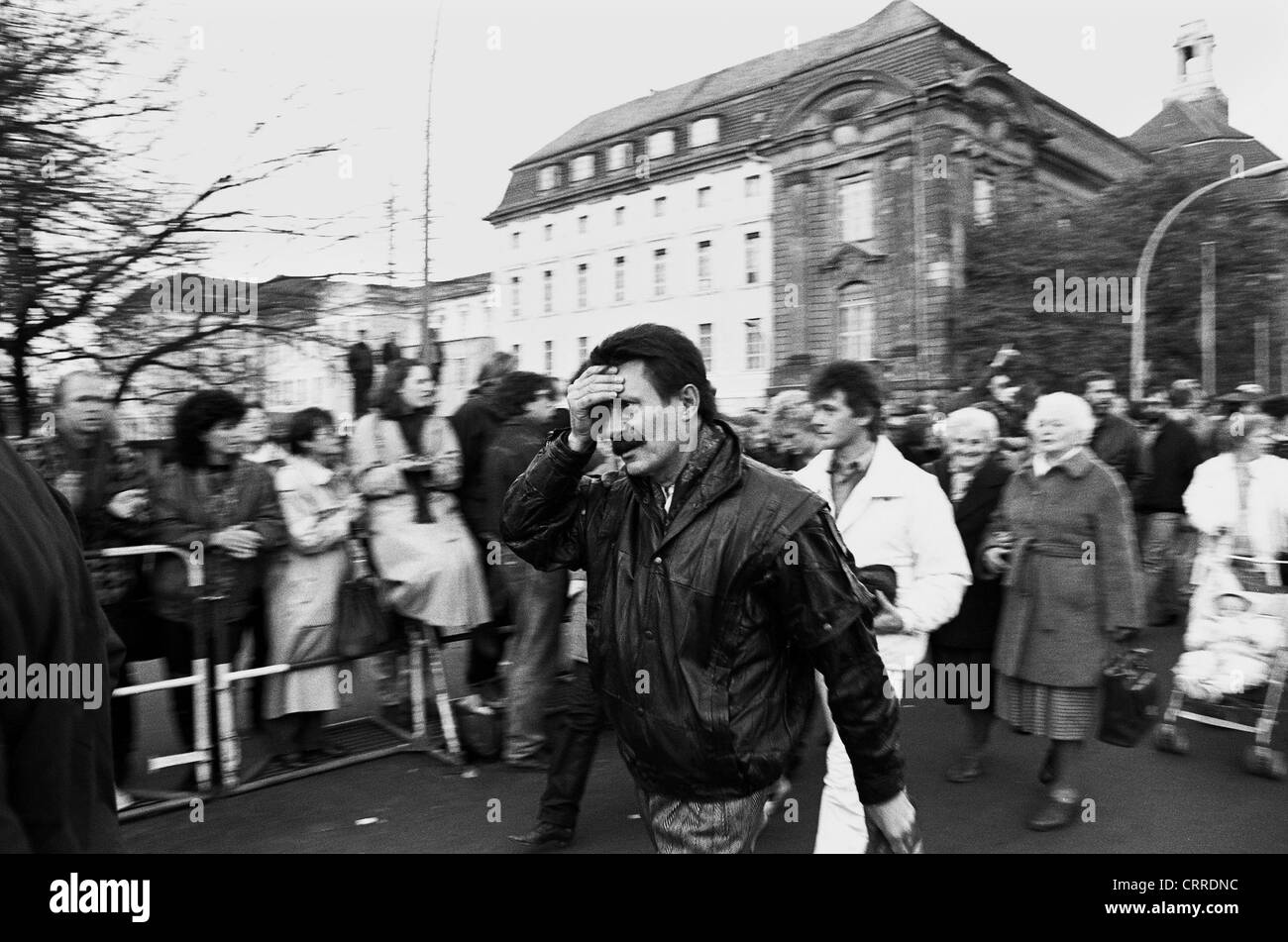Fall der Mauer 1989, Invalidenstraße, Berlin Stockfotografie - Alamy