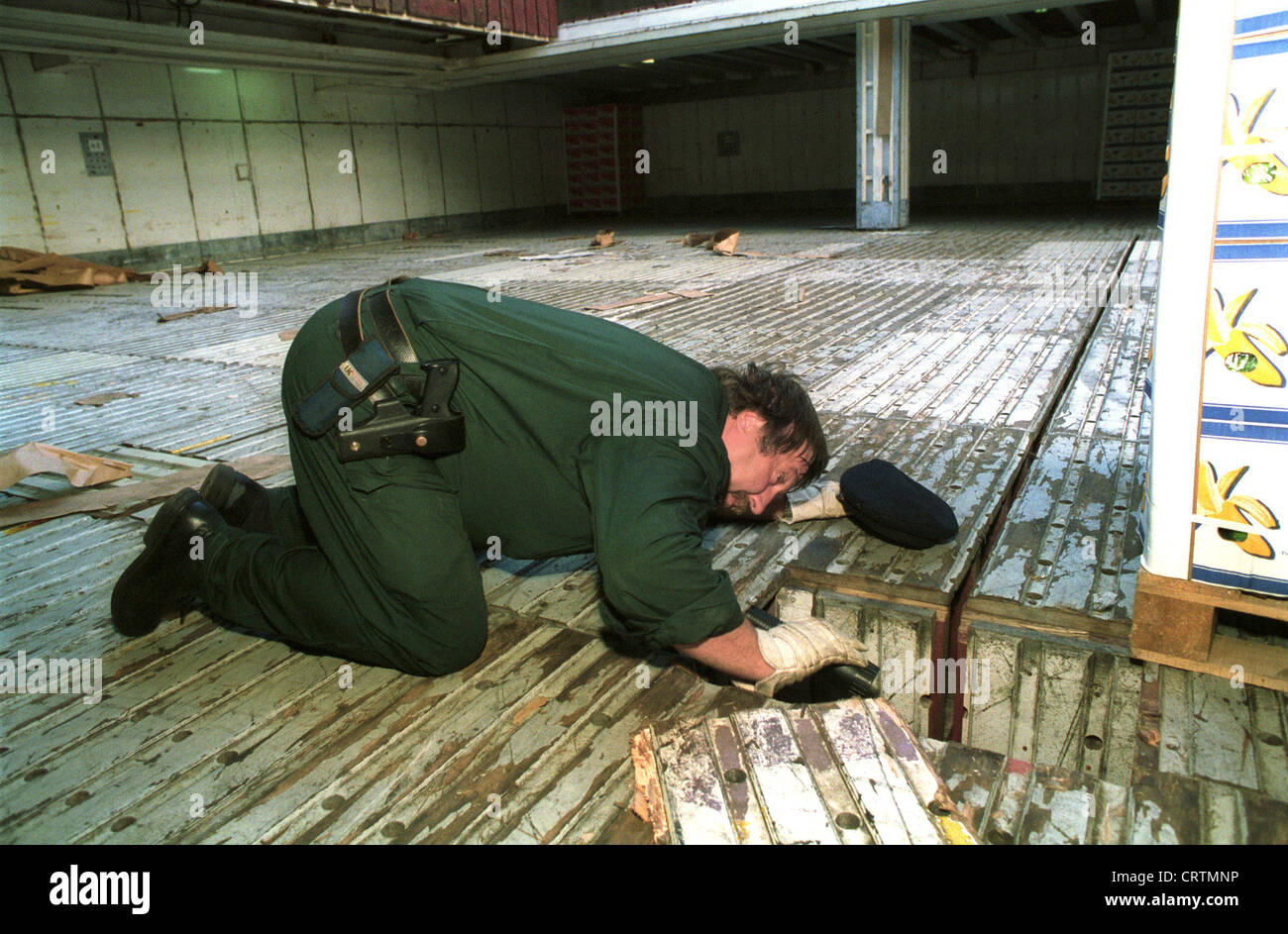 Zoll beamte wasser -Fotos und -Bildmaterial in hoher Auflösung – Alamy