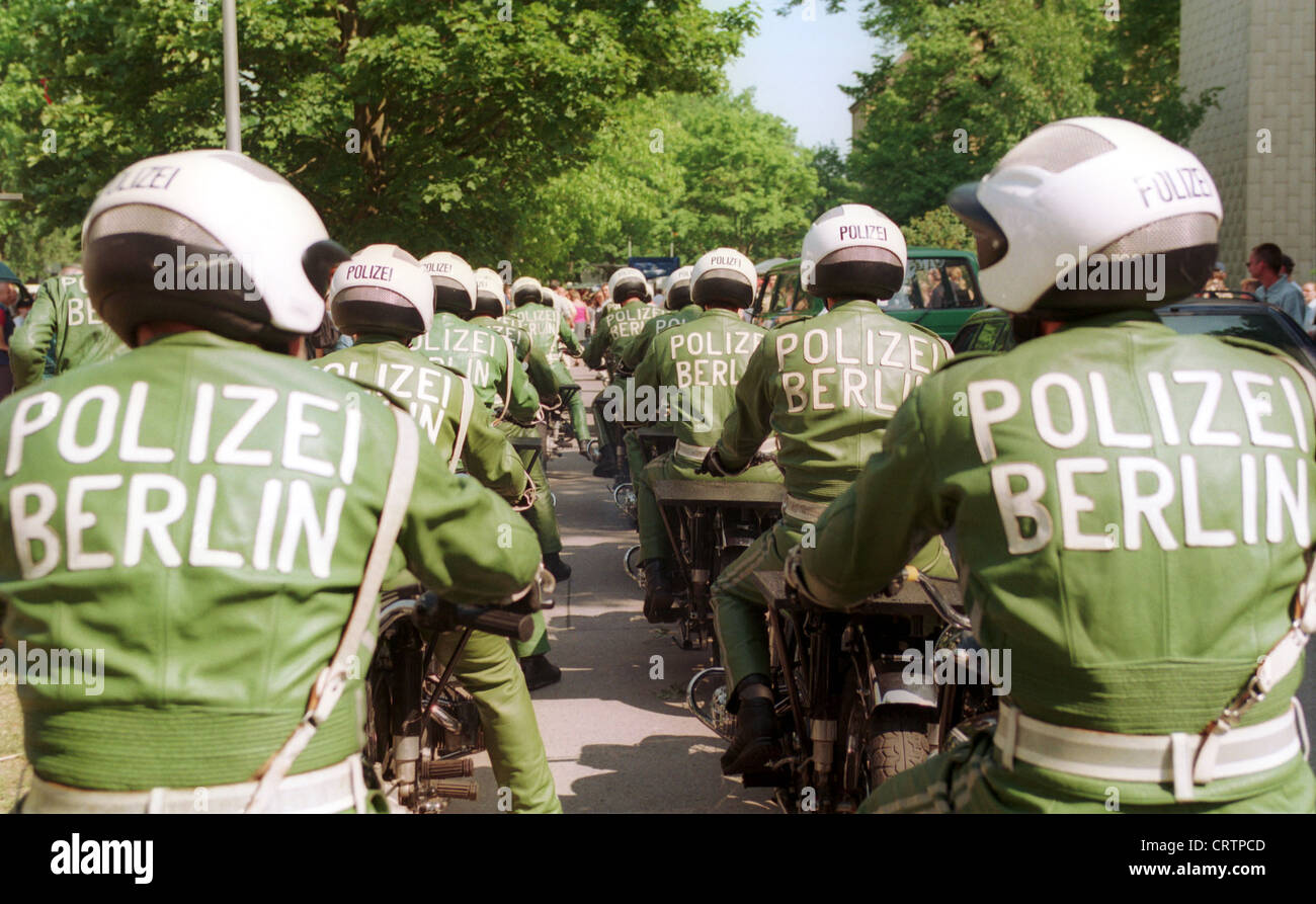 Polizisten von der Berliner Polizei Stockfotografie - Alamy