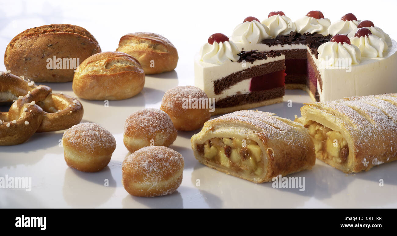 Kirsch donut -Fotos und -Bildmaterial in hoher Auflösung – Alamy
