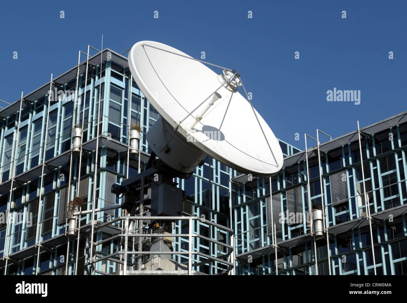 Parabolic Antenna Stockfotos & Parabolic Antenna Bilder - Alamy